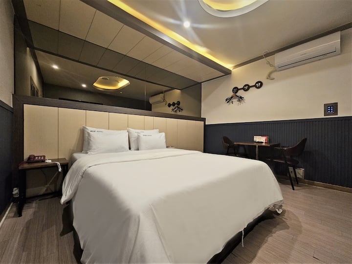 경기도 안산에 위치한 쾌적한 숙소의 스탠다드 더블 - 성포동