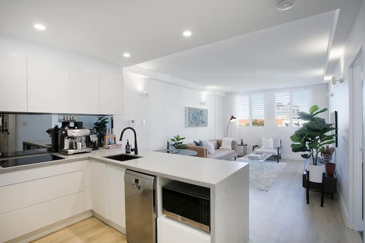 Cyan Skies, Elizabeth Bay I90 - Surry Hills