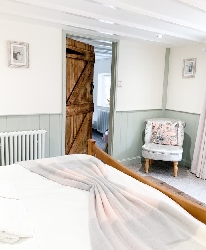 Luxury Duplex Pet Friendly With Parking - South Downs