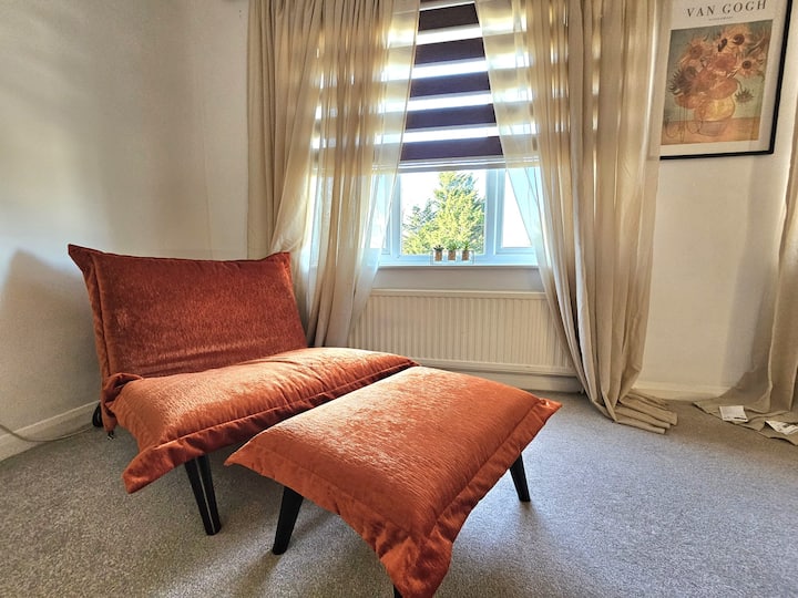 Lovely Apartment Near Station With Parking - Uxbridge