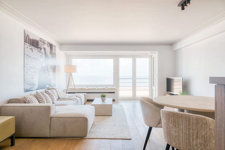 Seaview Two Bedroom Apartment - Bruges