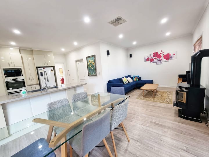 Modern Family Home In Newport - ウィリアムズタウン