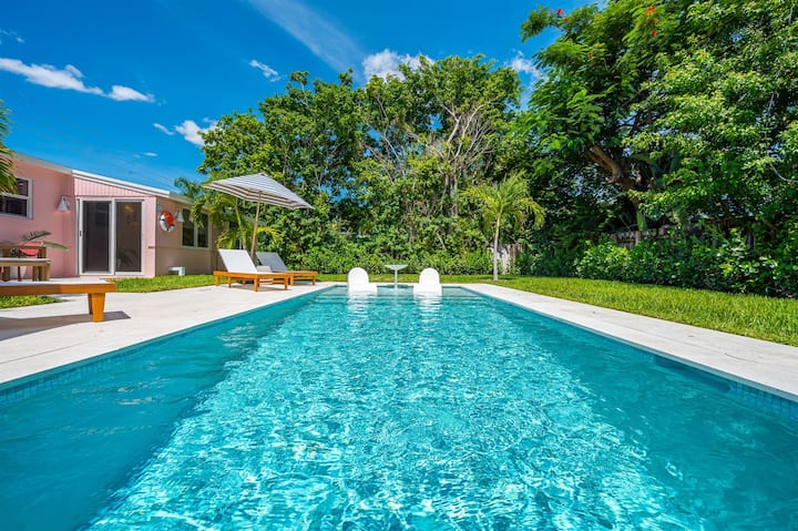 The Coral Cabana | A Modern Palm Beach Escape! - Lake Worth, FL