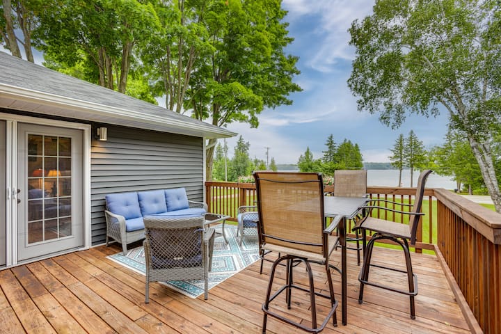 Bring Your Boat! Little Traverse Lake Getaway - Glen Arbor, MI