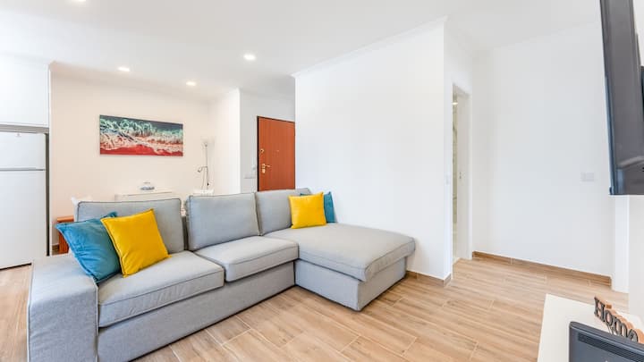 Bright 2bdr Flat In Armação De Pêra By Lovelystay - Armação de Pêra