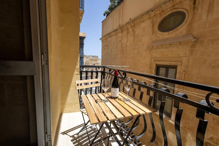 Valletta 1br Townhouse Escape - Valletta