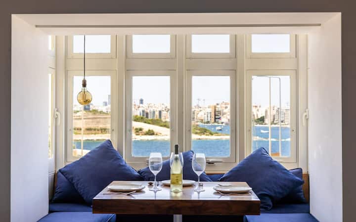 Scenic Valletta Luxury Townhouse - Valletta, Malta