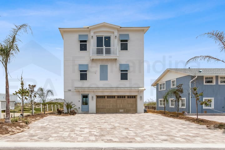 Oceanfront Luxury At A Spacious 5-bedroom - Fernandina Beach, FL