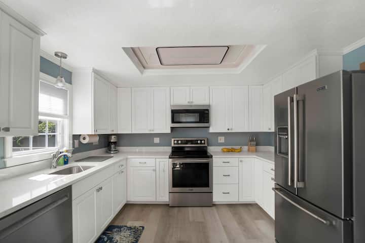 56 Baxter Ave - Englewood Beach, MA