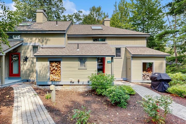 3br W/beach, Pool, Tennis, Game Room, Porch &Views - Gilford, NH