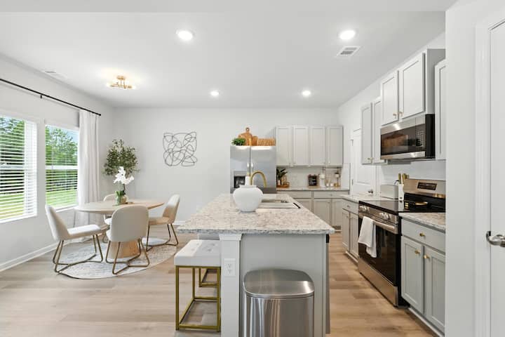 New Listing! The Neutral Nook W/ Firepit - Athens, GA