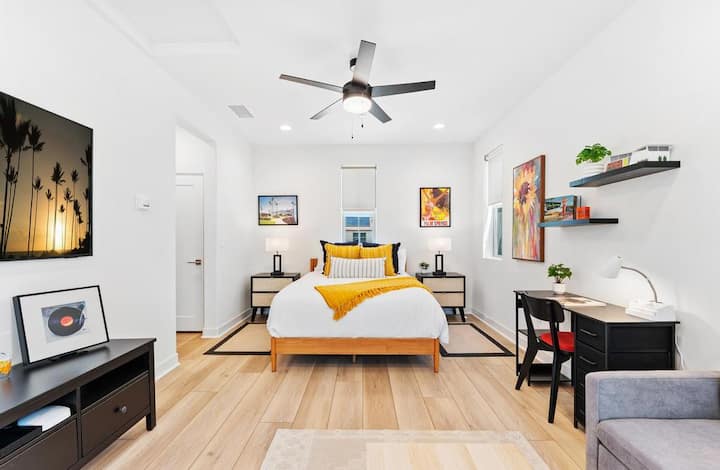 Desert Oasis | Pool & Mountain Views - Palm Desert, CA