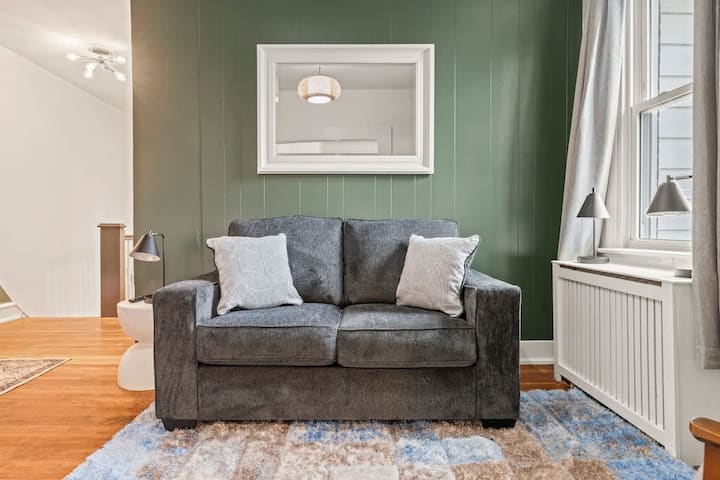Cottman Retreat – Free Parking -