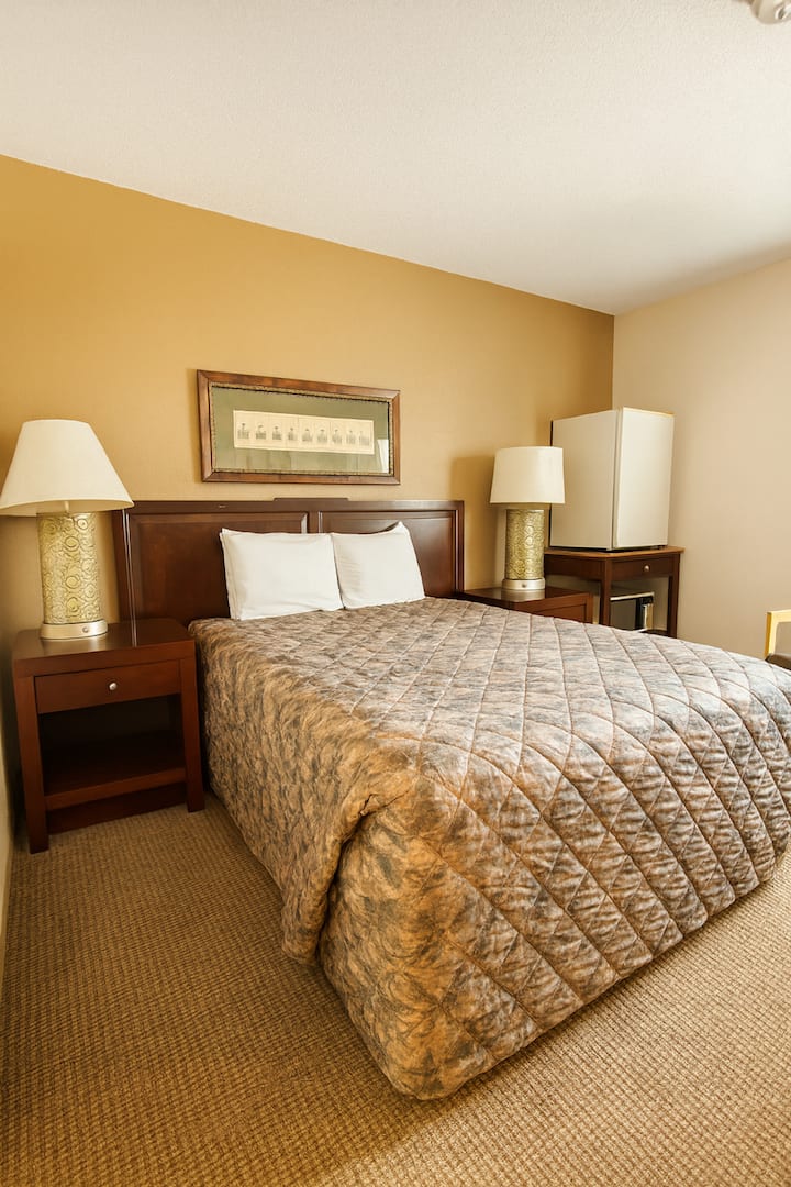 Standard Queen Room|cozy Stay Near Gull Lake - Nisswa, MN