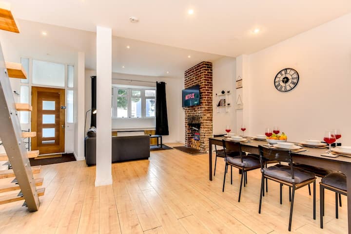 Charming Coastal Retreat In Bn2 - Brighton