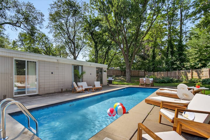 New! The Palms Mirage House - Des Moines, IA