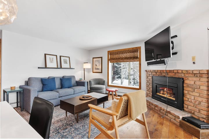 New Rental! Convenient Snowmass Rental W/pool & Ht - Snowmass Village, CO