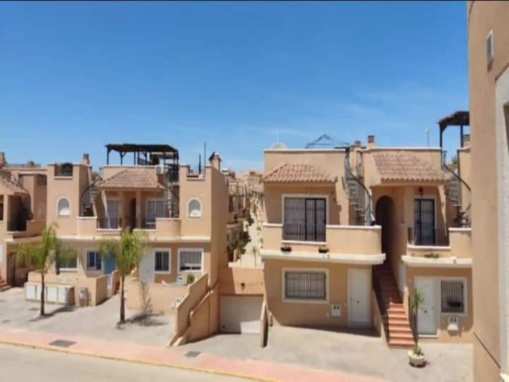 Maison De Vacances Accueillante Avec Piscine - Vera