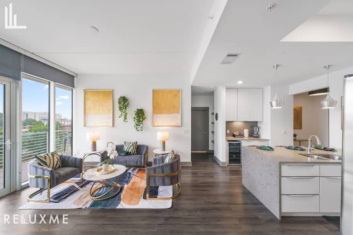 New-skyline Escape| A Reluxme High-rise Experience - Charlotte, NC