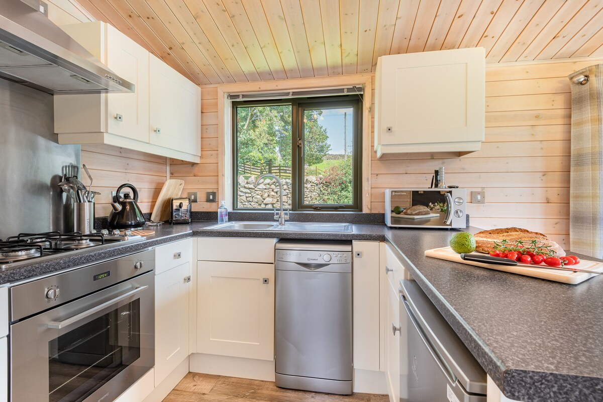Dell Lodge @ High Borrans Farm - Cabins for Rent in Windermere, England ...