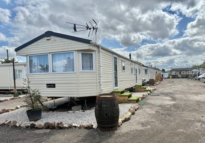 Four-bed Delta Caravan, Glasgow - Glasgow