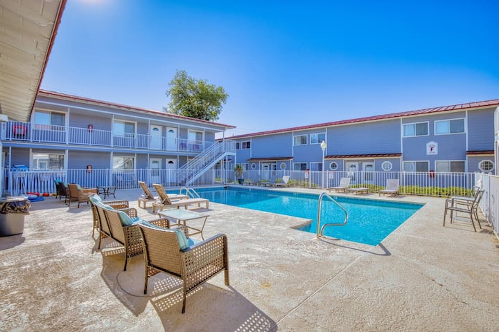 Biloxi Beachside Getaway - Biloxi, MS