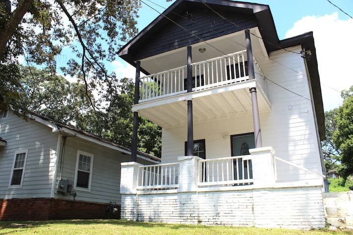 3 Miles To Mercedes-benz Stadium- Driveway Parking - Atlanta, GA