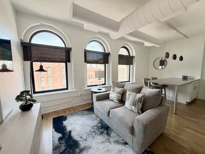 Historic Old Market Loft 1 Bed 1 Bath (413) - Omaha, NE