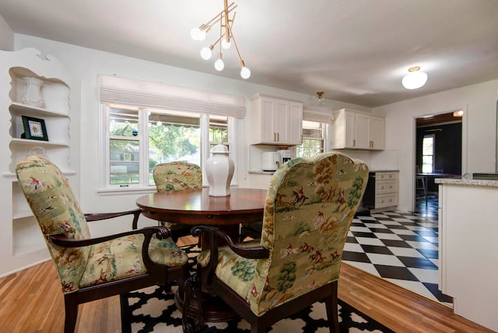 Springvegas Retreat - Springfield, MO