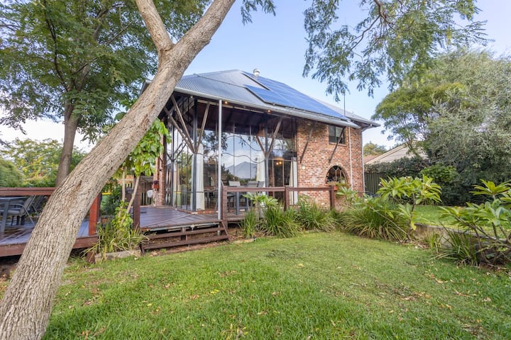 Cleopatras Enchanted Sanctuary - East Fremantle