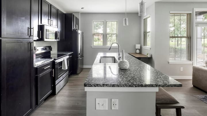 Landing | Stunning 2bd, Gym, Pool - Summerville, SC