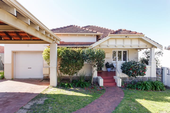 Floreat Family Home - Play Equip - Perth