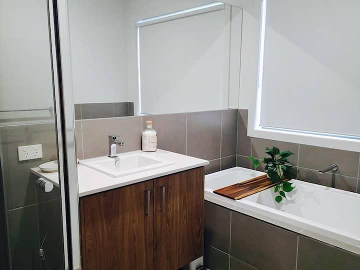 Modern Comfort In The Heart Of Nagambie - Nagambie
