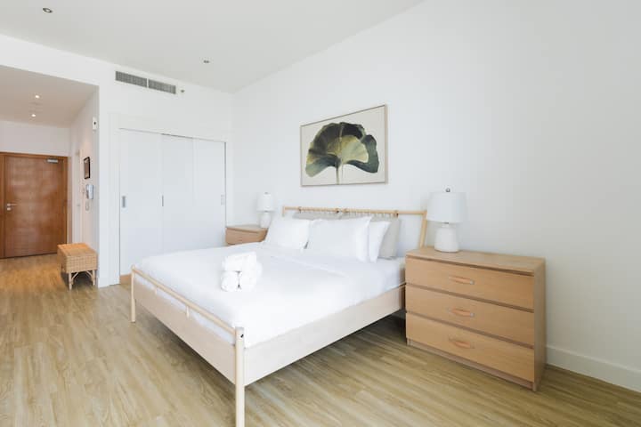 Stylish Studio In Al Barza Hosted By Voyage - Abu Dhabi