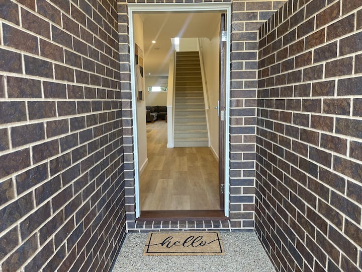 Crampton Townhouse - Wagga Wagga