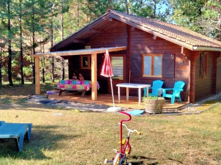 Chalet 63m² Pour 5 Personnes Avec Terrasse - Monpazier