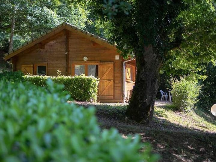 Camping Sauveterre-de-rouergue, 3 Pièces, 8 Pers. - Baraqueville