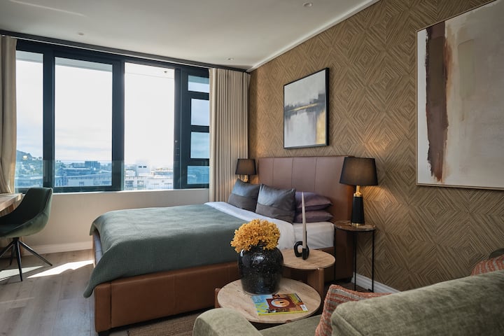 Perfect Cape Town Base | Pool | Views - Camps Bay