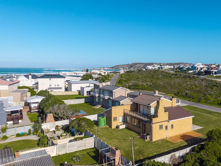 Dewaal Drive 8 - Struisbaai