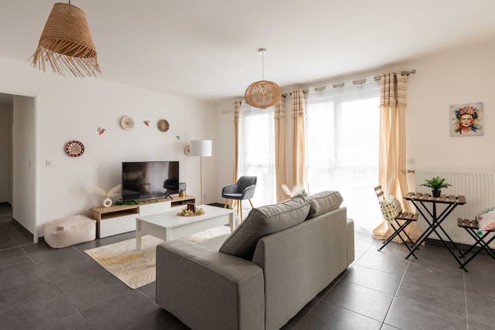 Charmant Appartement 2ch/4p - Proche De Lyon - Caluire-et-Cuire