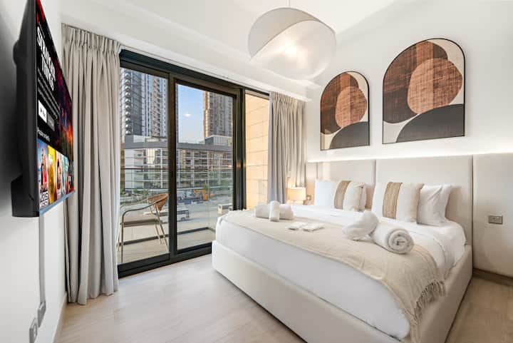 Stylish 1br With Netflix & Pool Access - Dubai