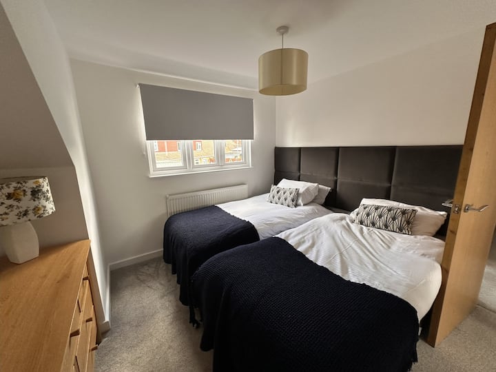 The Larks | Elegant 3-bed Home | Essex - Basildon