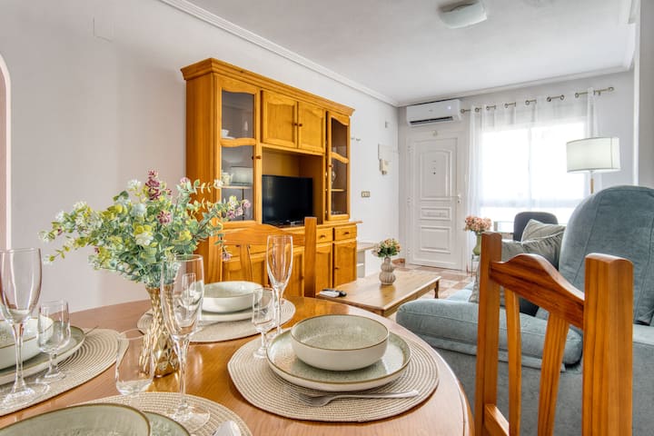 Tower Home – Villamartin Stay Near Golf & Beaches - La Zenia