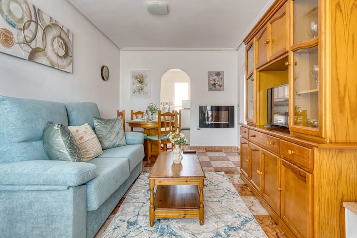 Tower Home – Villamartin Stay Near Golf & Beaches - La Zenia