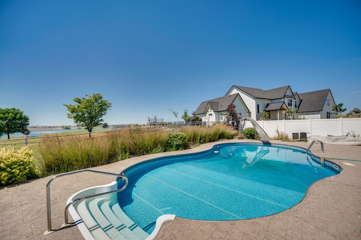 Backyard Oasis W/ Outdoor Kitchen! Moses Lake Home - Moses Lake, WA