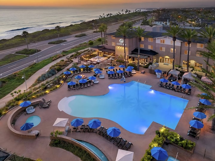 Enjoy Views In Beach Retreat With Outdoor Pool - Encinitas, CA