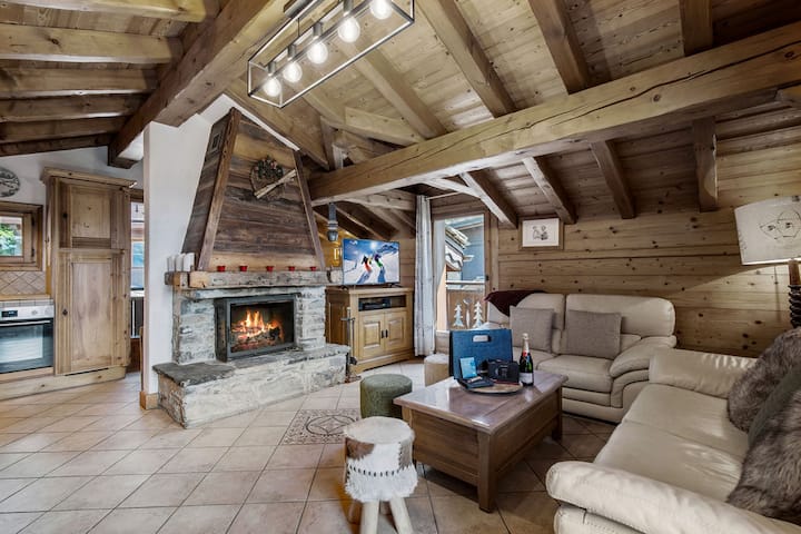 Chalet Authentique Indépendant Avec Sauna - Courchevel