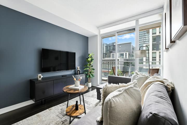 Gorgeous 2br In Downtown Toronto W/ City Views! - BMO Field