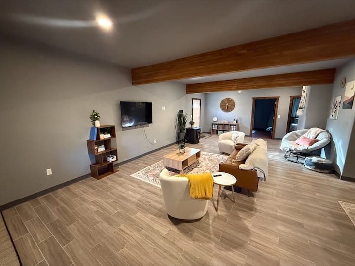 Chic Boho Ground‑floor 2br In Town - フェアバンクス, AK