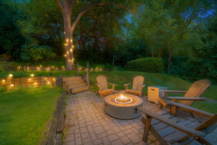 The Eucalyptus | 4 Bedroom Retreat - Brookfield, WI